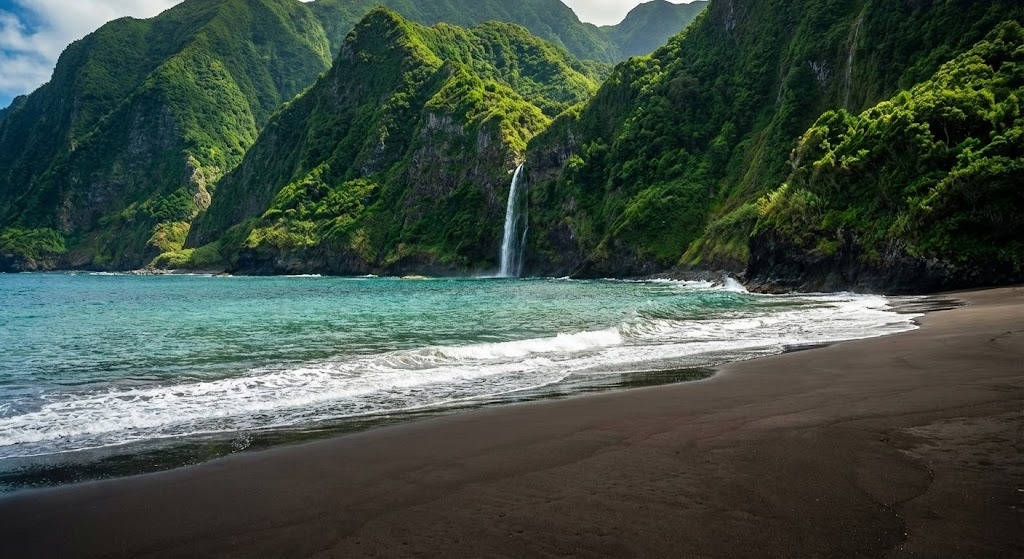 Getting to Seixal Black Sand Beach by Public Bus | Madeira Bus